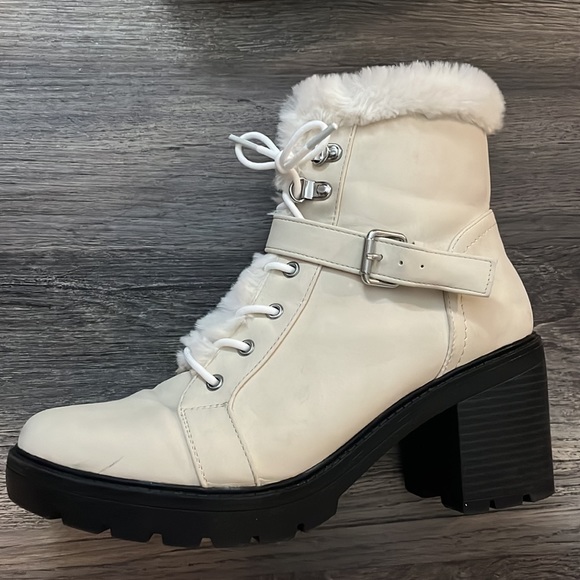 Esprit Fur Boots